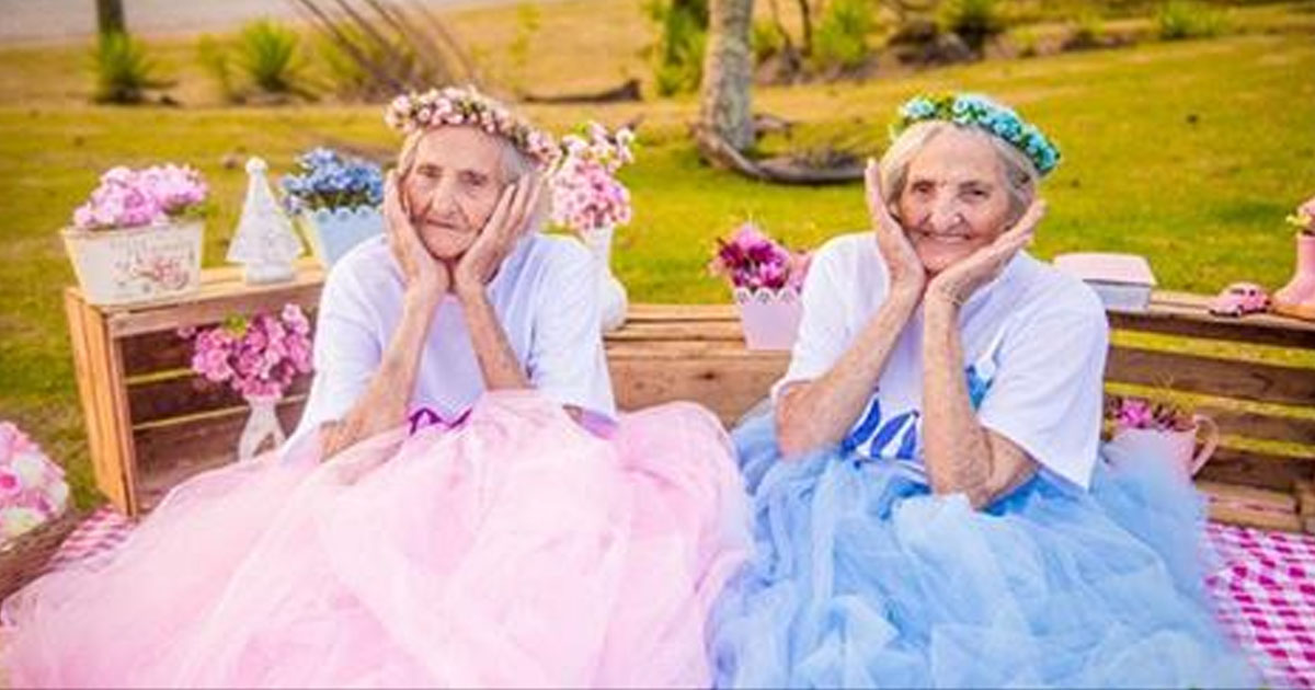 Twins Who Spent 100 Years Together Shared Some Beautiful Photos From ...