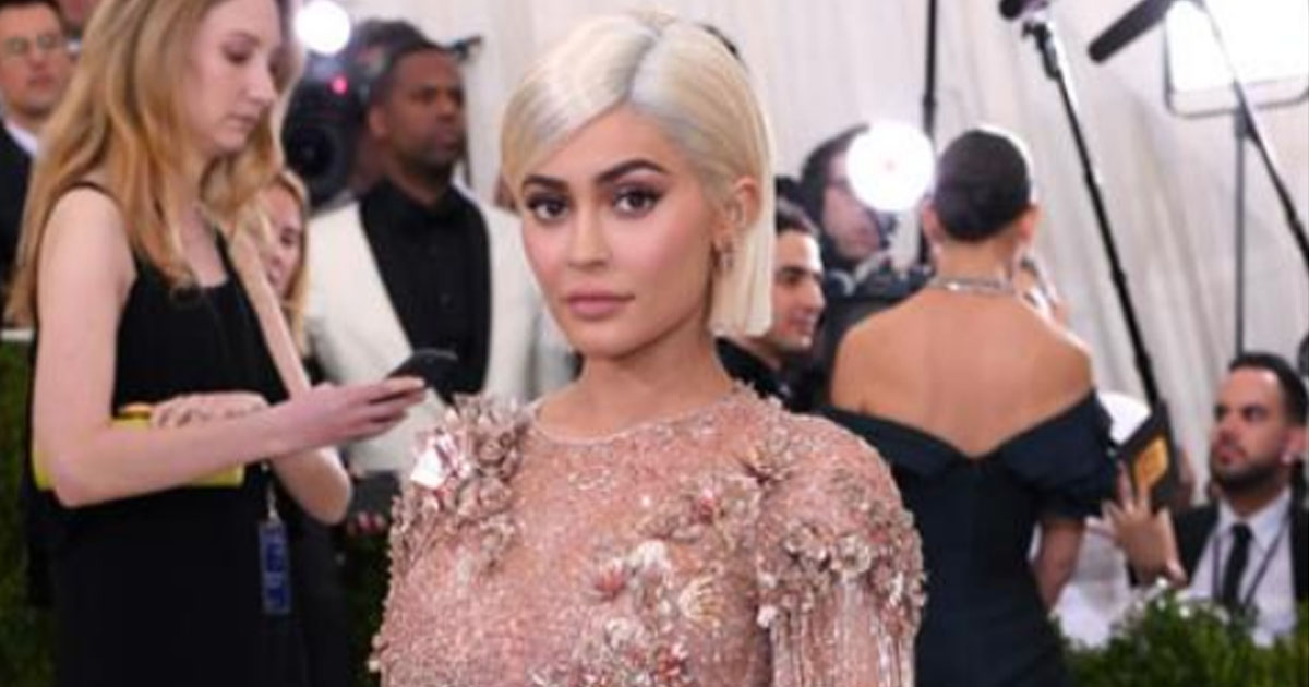 Kylie Jenner announces she's welcomed a baby girl with rapper Travis ...